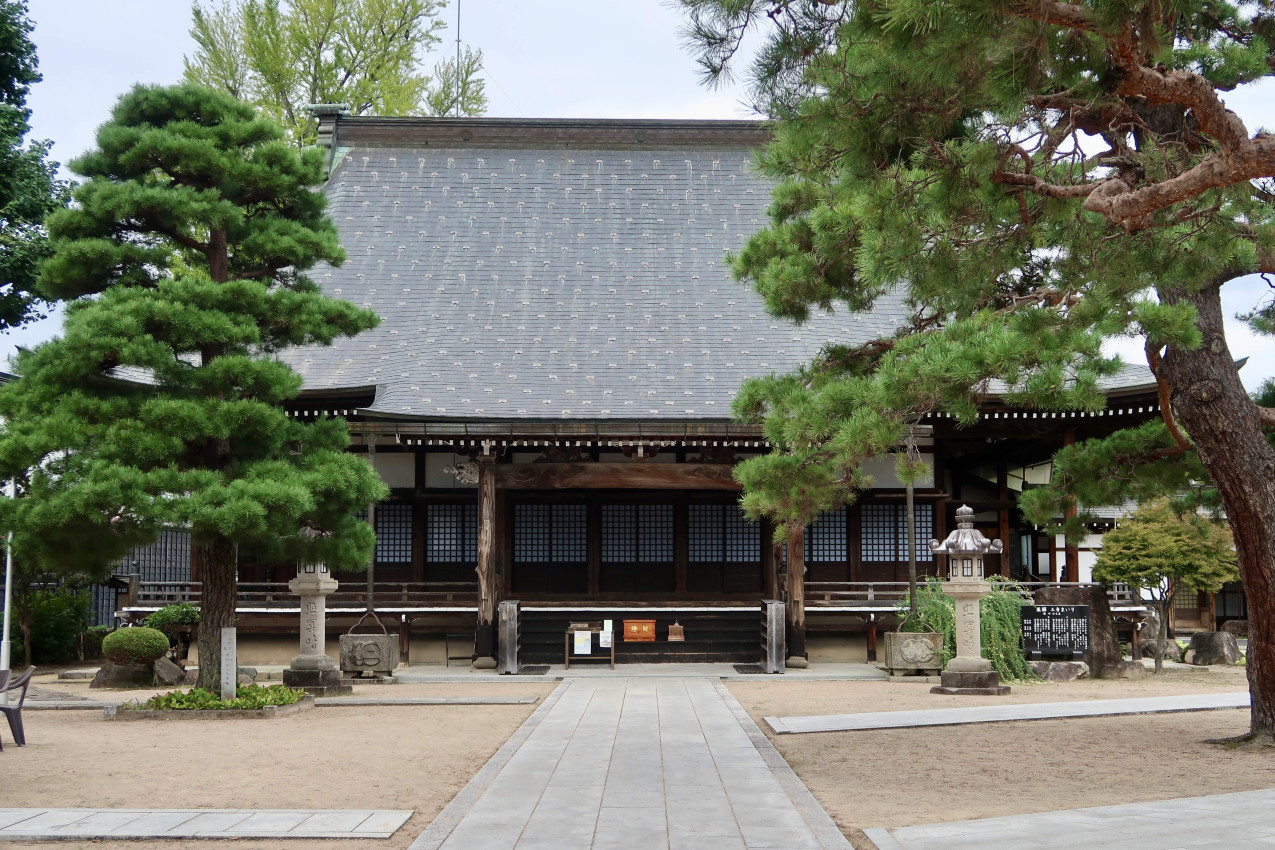 1-Day Hida Furukawa Walking Tour - Hida City